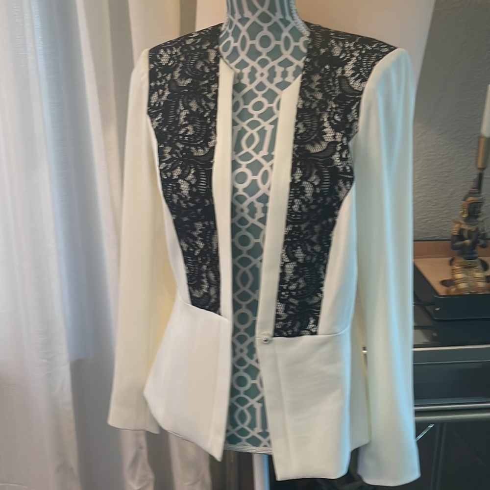 Beautiful Jacket Blazer With Lace Detail - Gem
